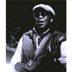 Mose Fan Fan - Afrisson